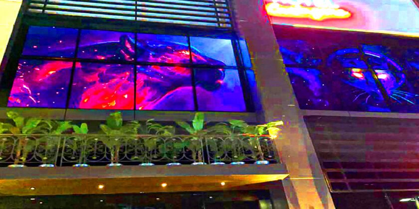 Uwalk Riyadh / OUTDOOR – Rainbow Led Display